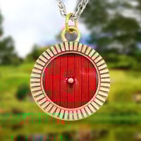 The Hobbiton™ Door Necklace | Sideshow Collectibles