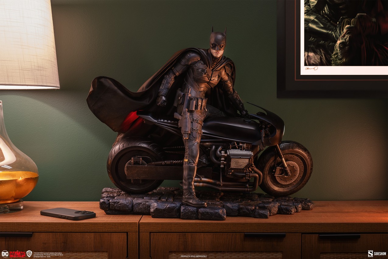 The Batman Premium Format Figure by Sideshow Collectibles | Sideshow ...