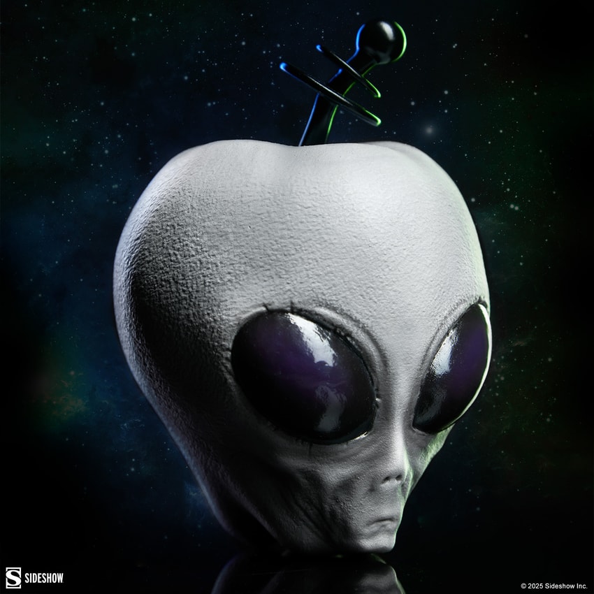 Alien Apple Replica by Sideshow Collectibles | Sideshow Collectibles