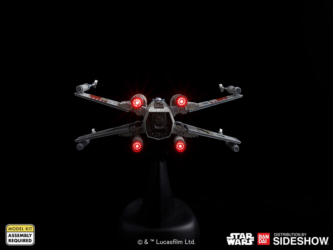 X-Wing Starfighter Moving Edition Plastic Model Kit | Sideshow Collectibles