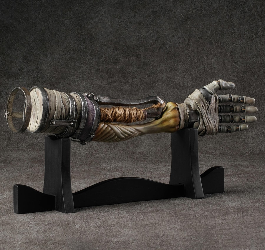 Shinobi Prosthetic Scaled Replica by Gecco Corp | Sideshow Collectibles