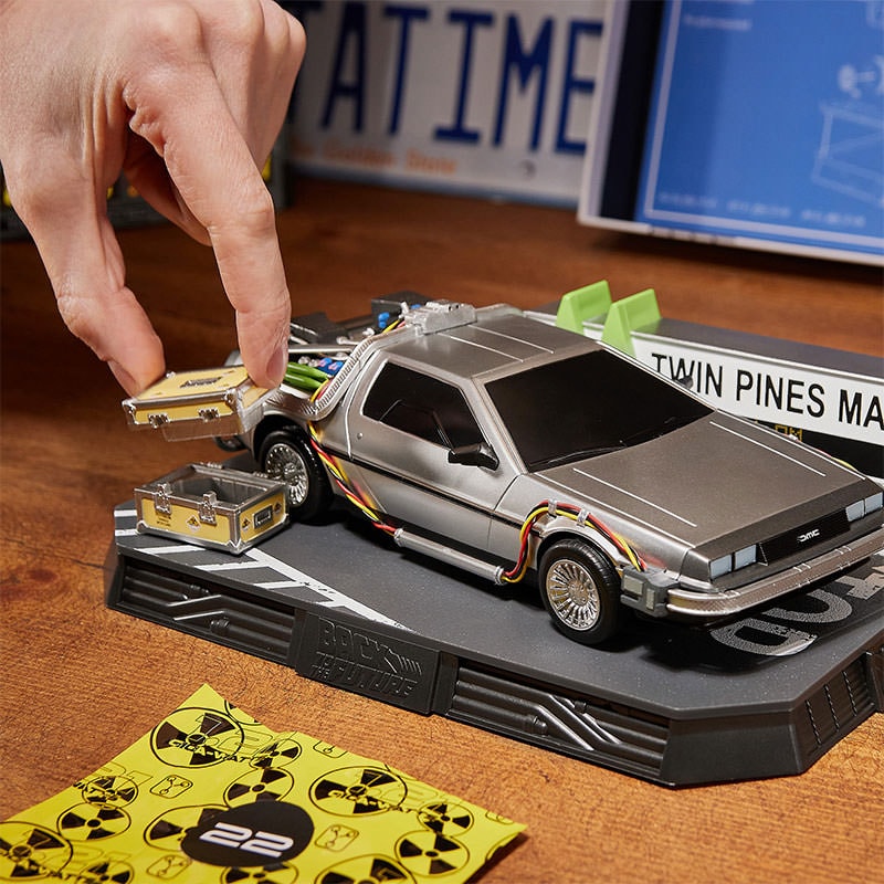 Back to the Future: Time Machine Countdown Character Model Kit by ...