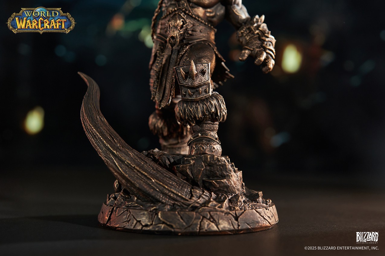 grom hellscream statue