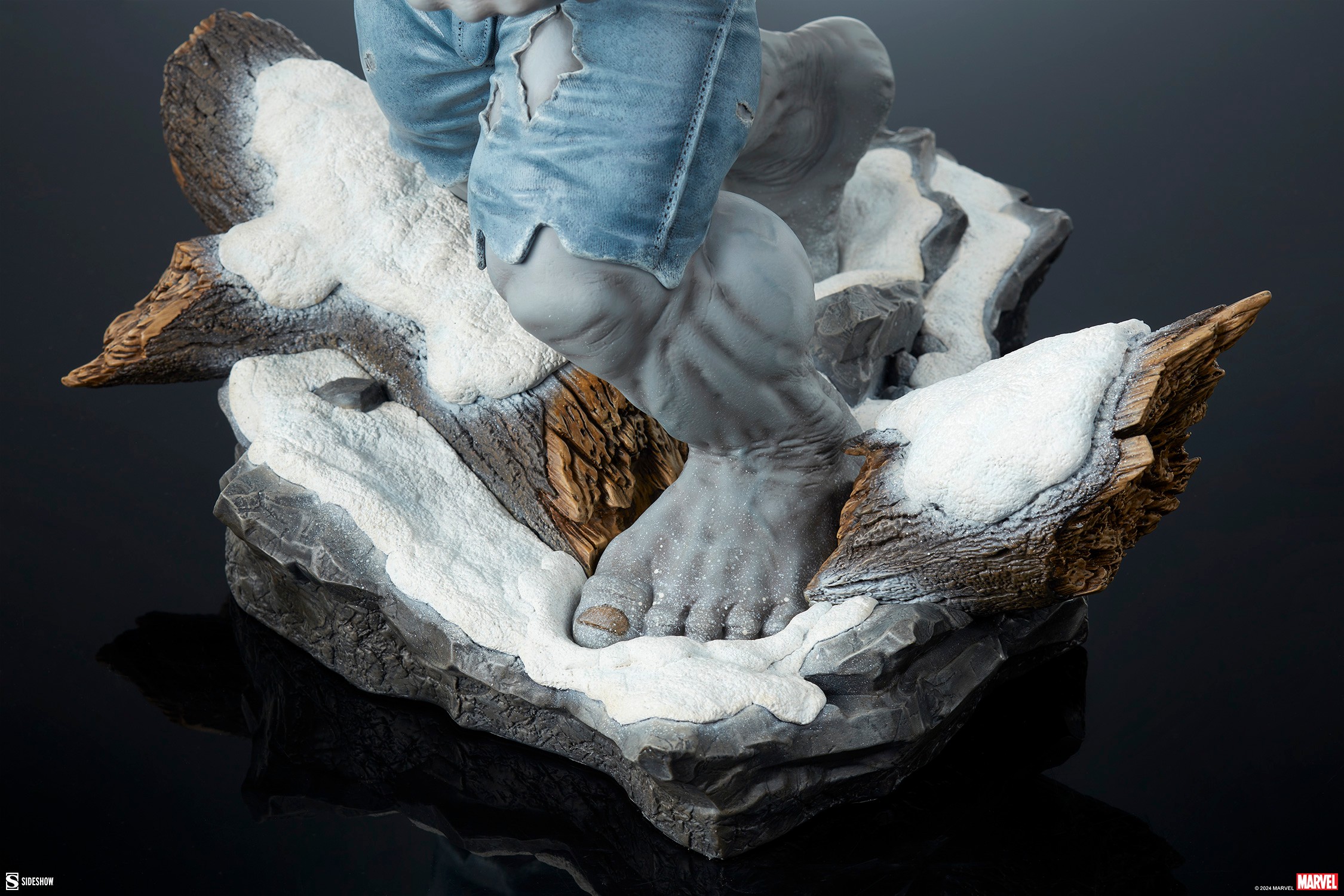 Grey Hulk vs Wolverine Maquette by Sideshow Collectibles | Sideshow ...