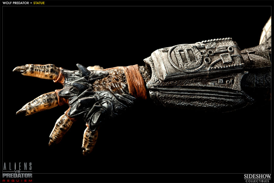 Predator Wolf Predator Polystone Statue by Sideshow Collectibles ...