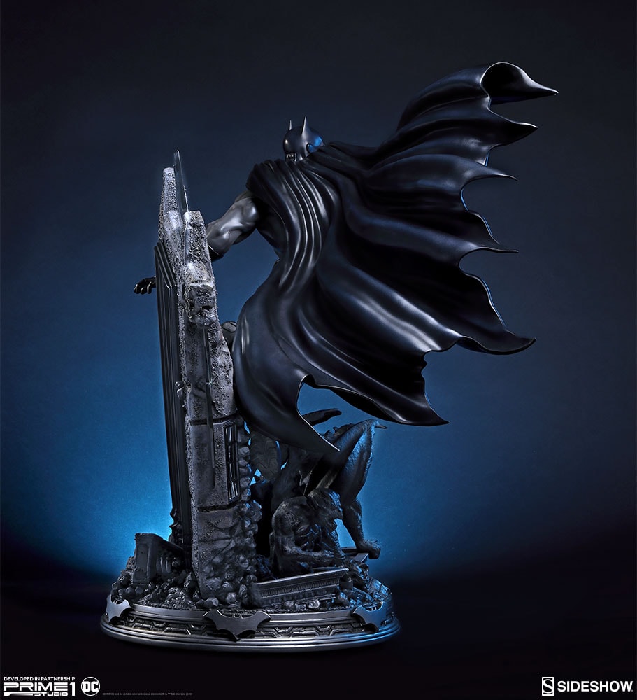 DC Comics Batman Statue by Sideshow Collectibles | Sideshow Collectibles