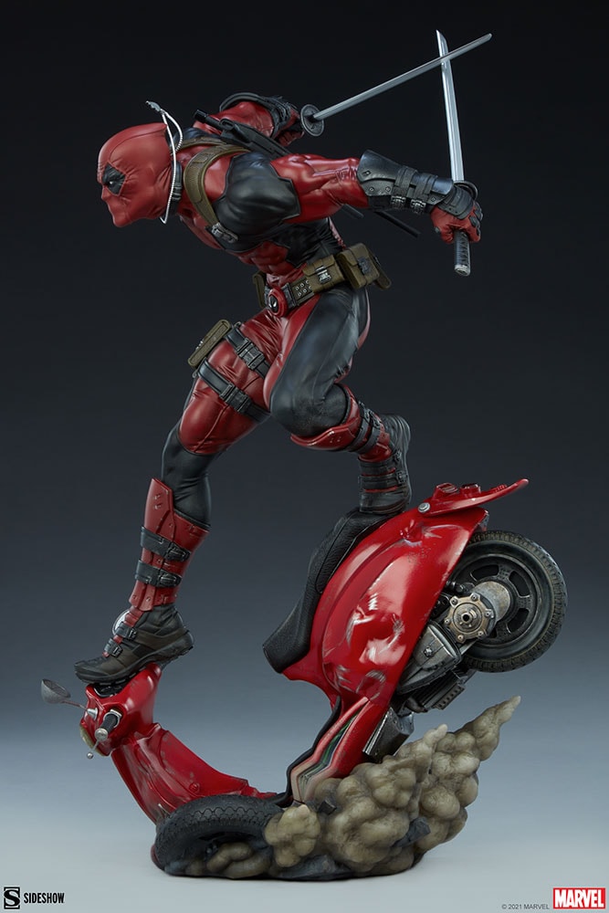 Deadpool Premium Format™ Figure by Sideshow Collectibles | Sideshow ...
