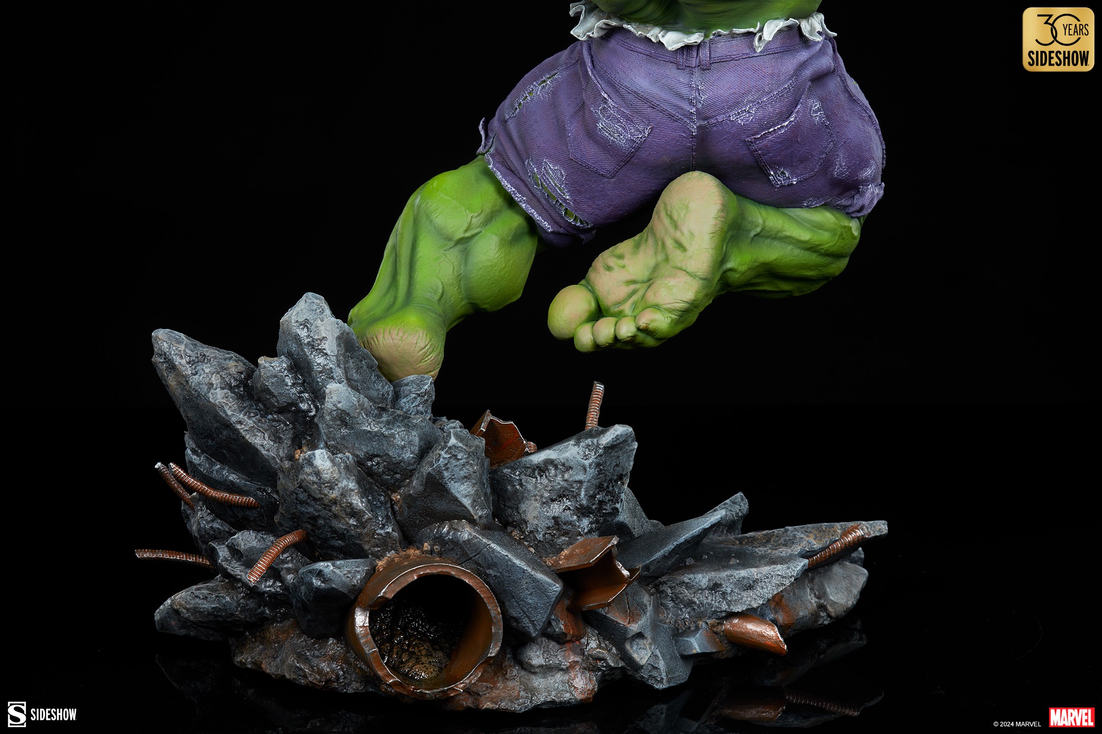 Hulk: Classic Premium Format™ Figure by Sideshow Collectibles | Sideshow Collectibles