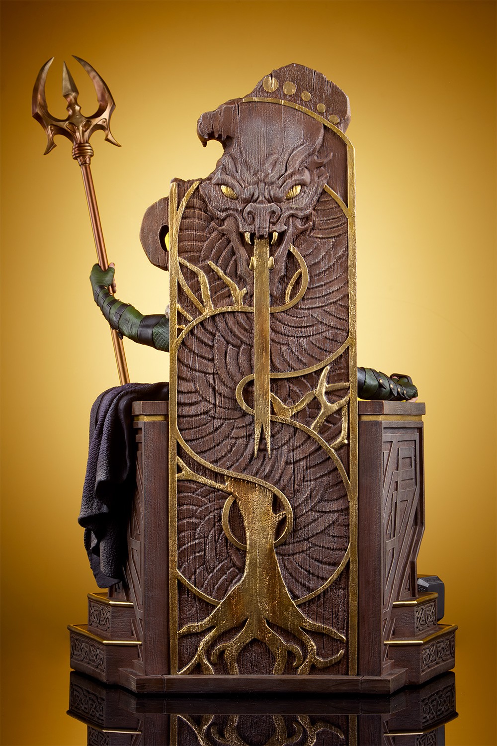Loki Exclusive Premium Format™ Figure by Sideshow Collectibles ...