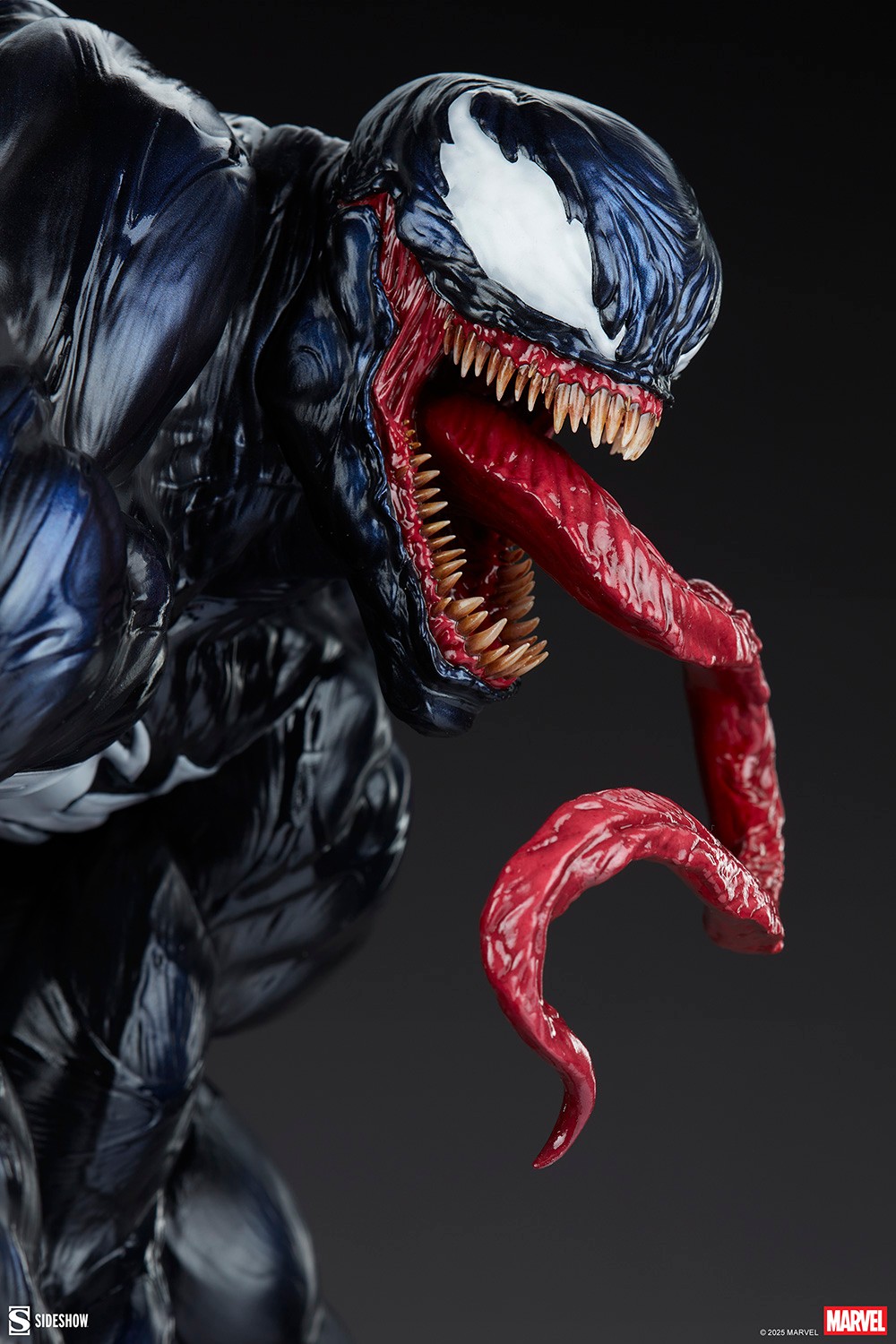 Venom Exclusive Premium Format™ Figure | Sideshow Collectibles