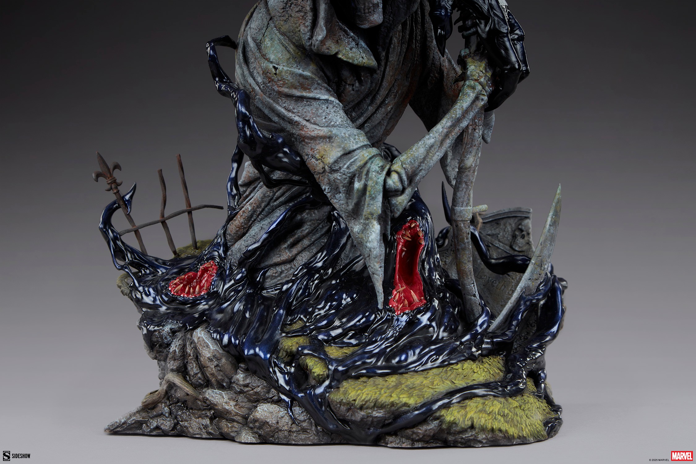 Venom Exclusive Premium Format™ Figure | Sideshow Collectibles
