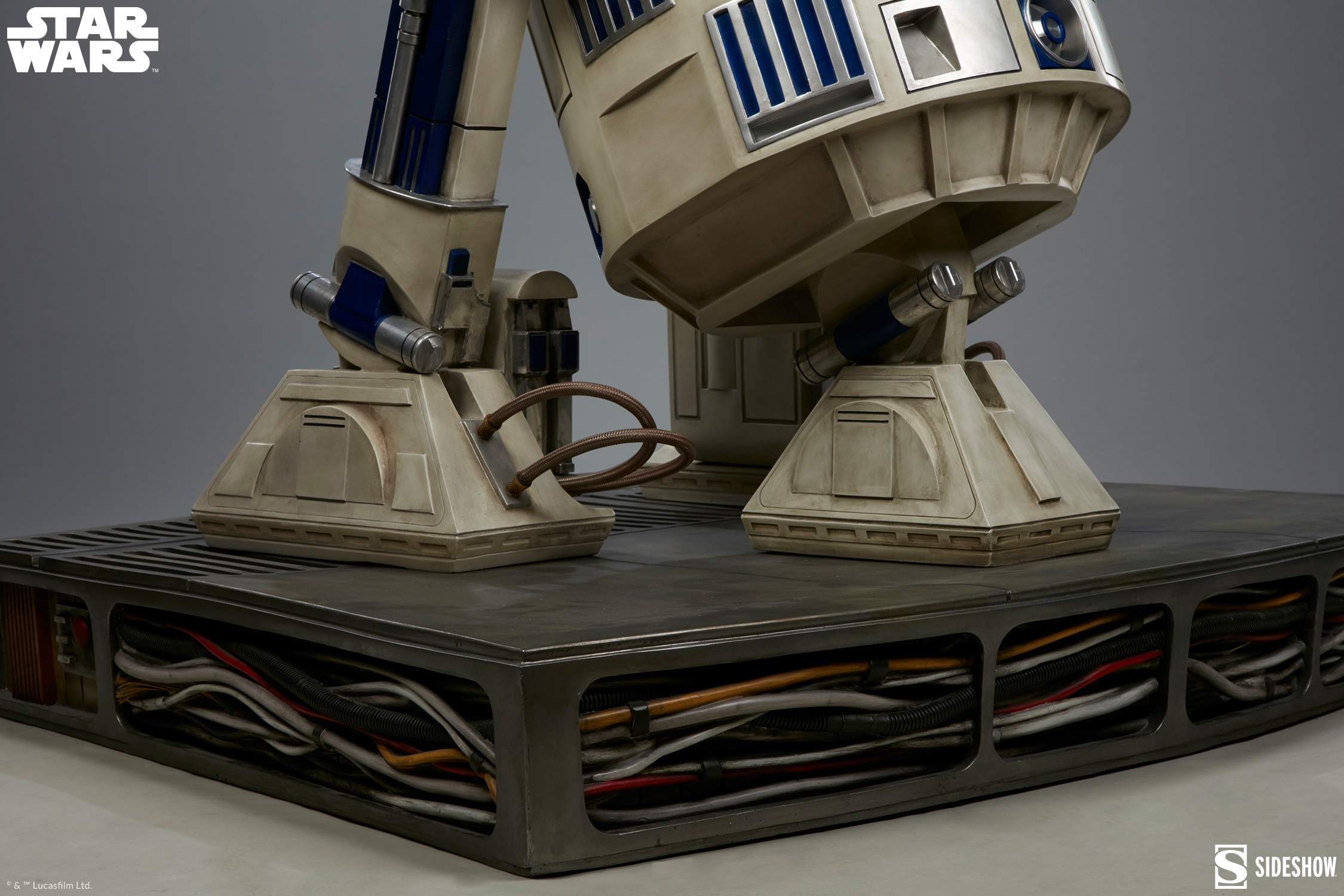 Star Wars R2-D2 Life-Size Figure by Sideshow Collectibles | Sideshow ...
