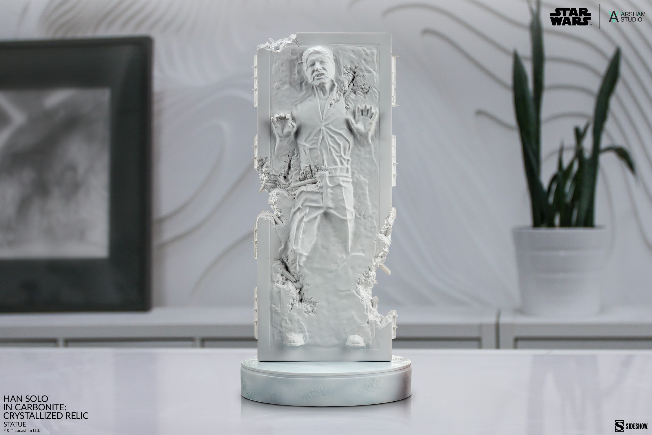 Han Solo™ in Carbonite™: Crystallized Relic Statue by Sideshow ...