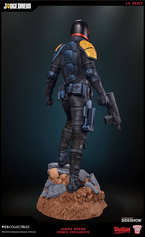 judge dredd statue
