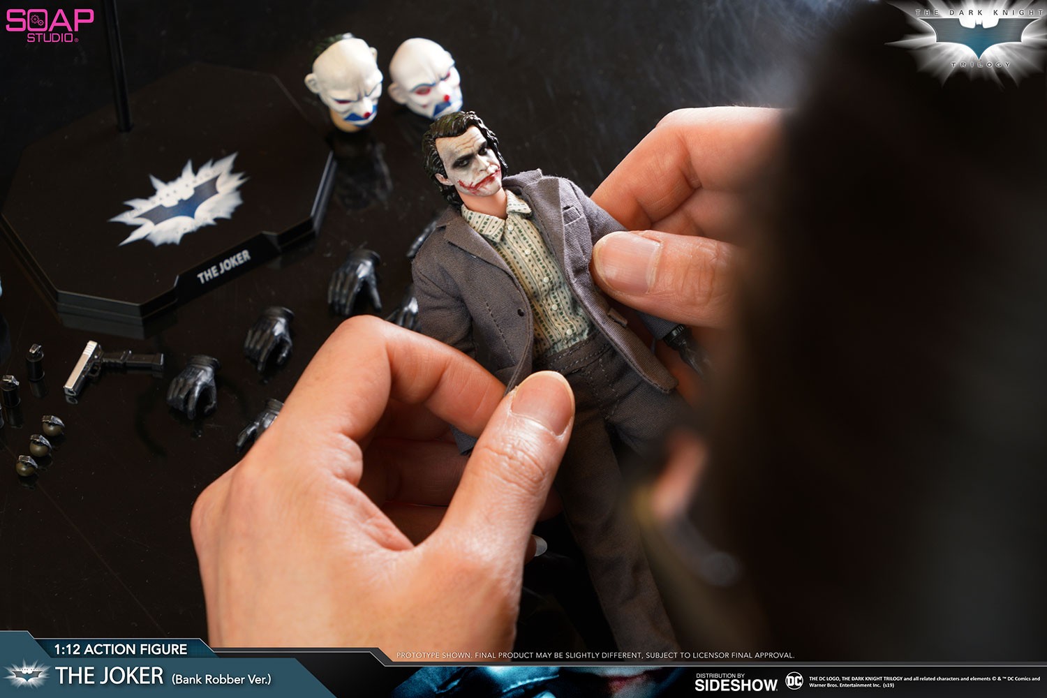 The Joker (Bank Robber Version) 1:12 Action Figure | Sideshow Collectibles