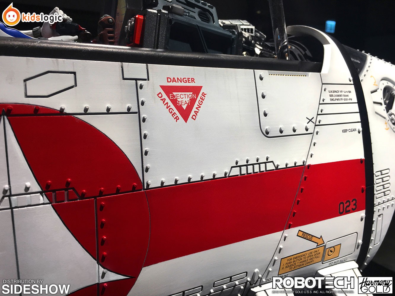Robotech Macross VF-1J Cockpit by Kids Logic Company Limited | Sideshow ...