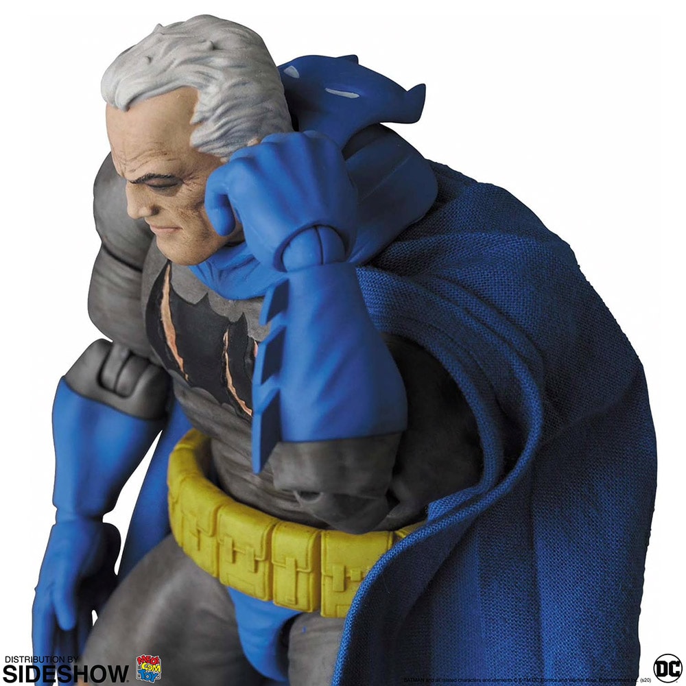 Batman (The Dark Knight Triumphant) MAFEX Collectible Figure by Medicom ...