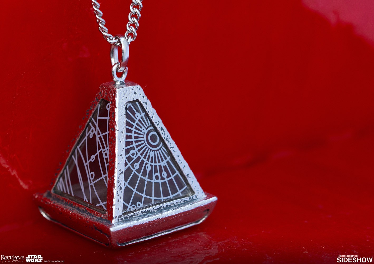 Wayfinder Necklace (White) by RockLove | Sideshow Collectibles