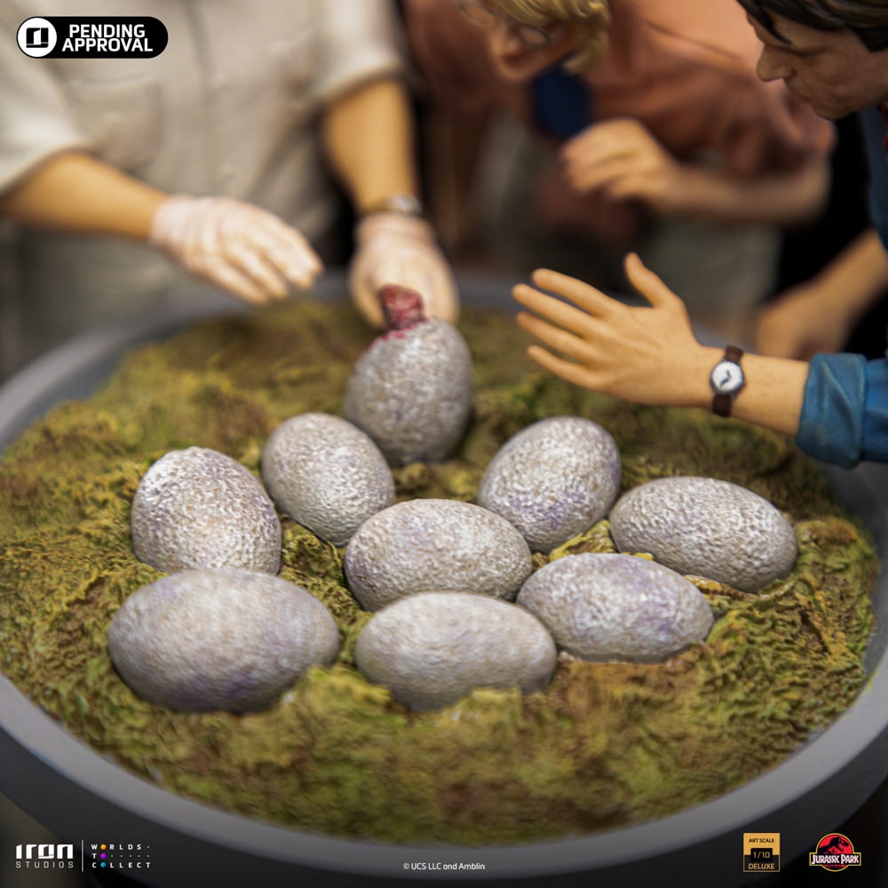 Dino Hatching Deluxe Art Scale 1:10 Scale Statue by Iron Studios ...