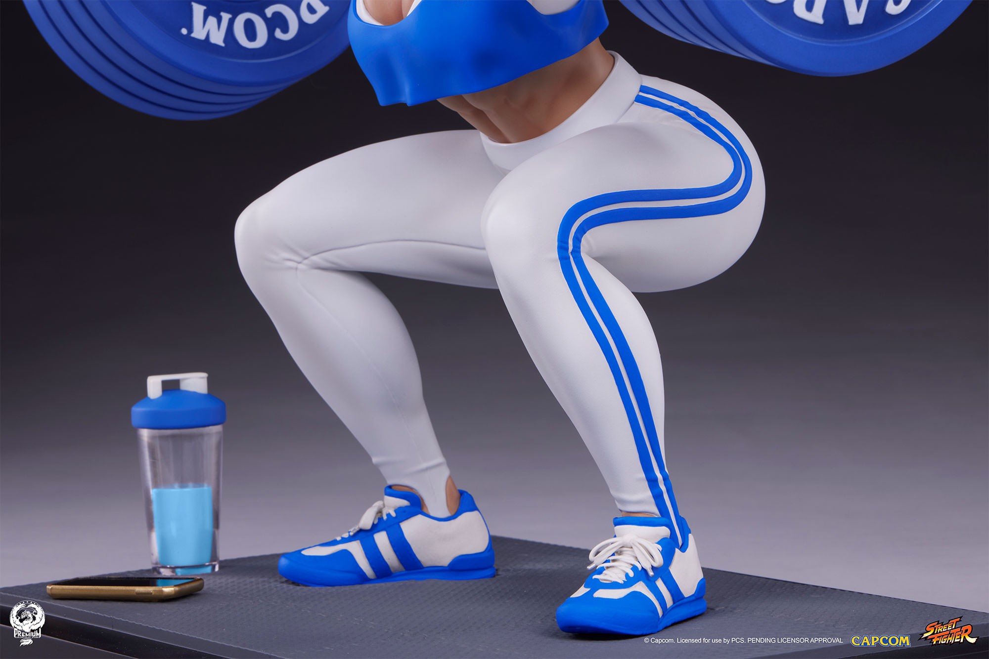 Chun-Li: Powerlifting Quarter Scale Statue by Premium Collectibles ...