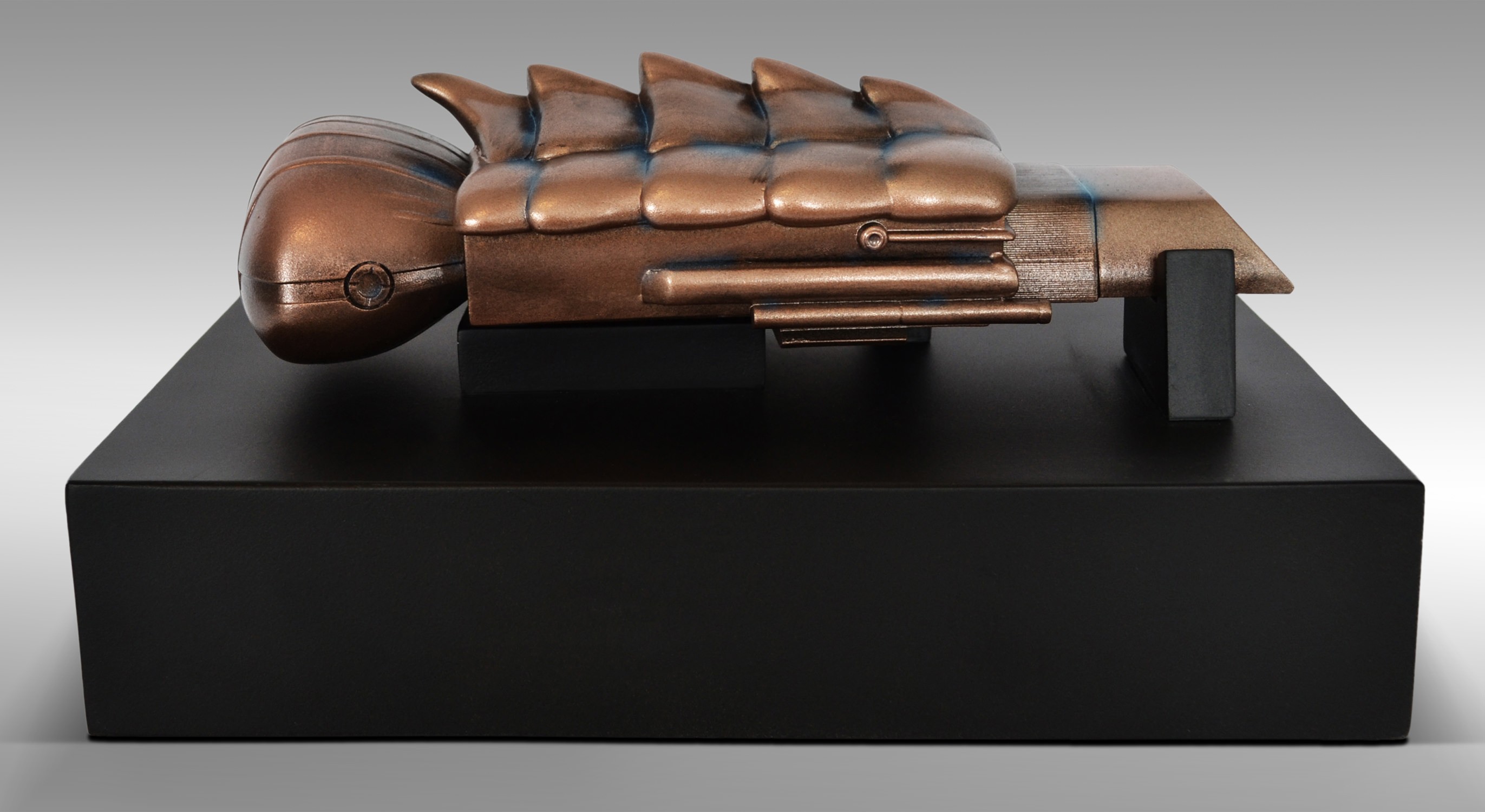 Predator 2 Plasmacaster Prop Replica by Hollywood Collectibles Group ...