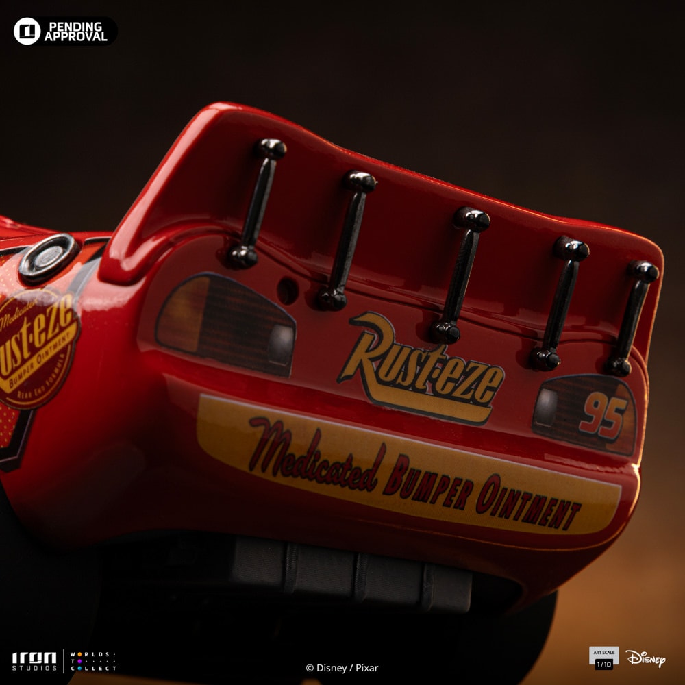 Lightning McQueen 1:10 Scale Statue | Sideshow Collectibles