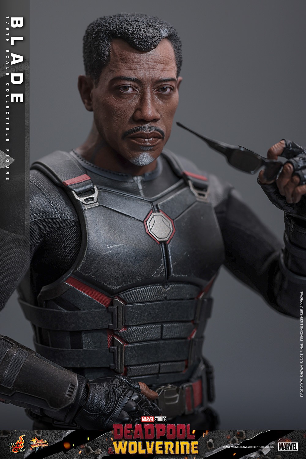 Blade Sixth Scale Figure by Hot Toys | Sideshow Collectibles
