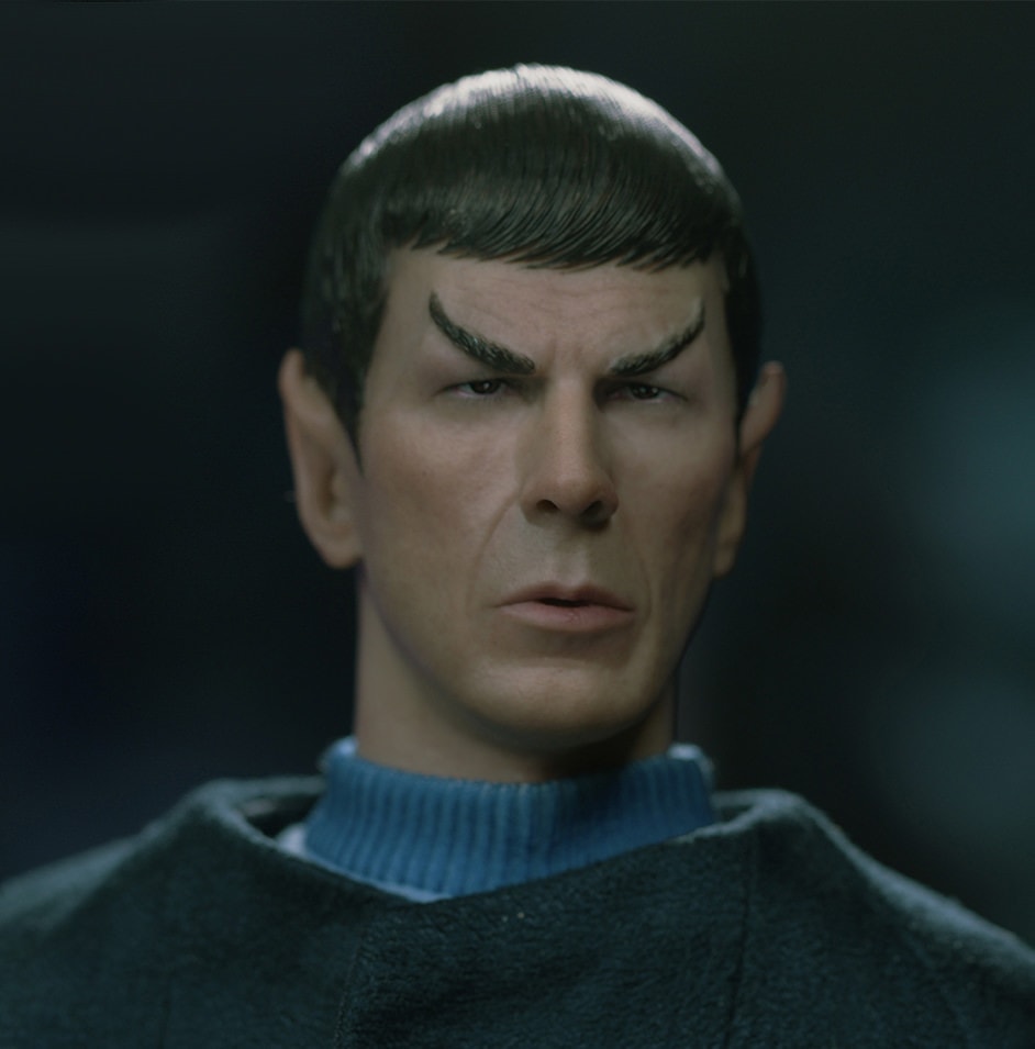 Lieutenant Spock Sixth Scale Figure | Sideshow Collectibles