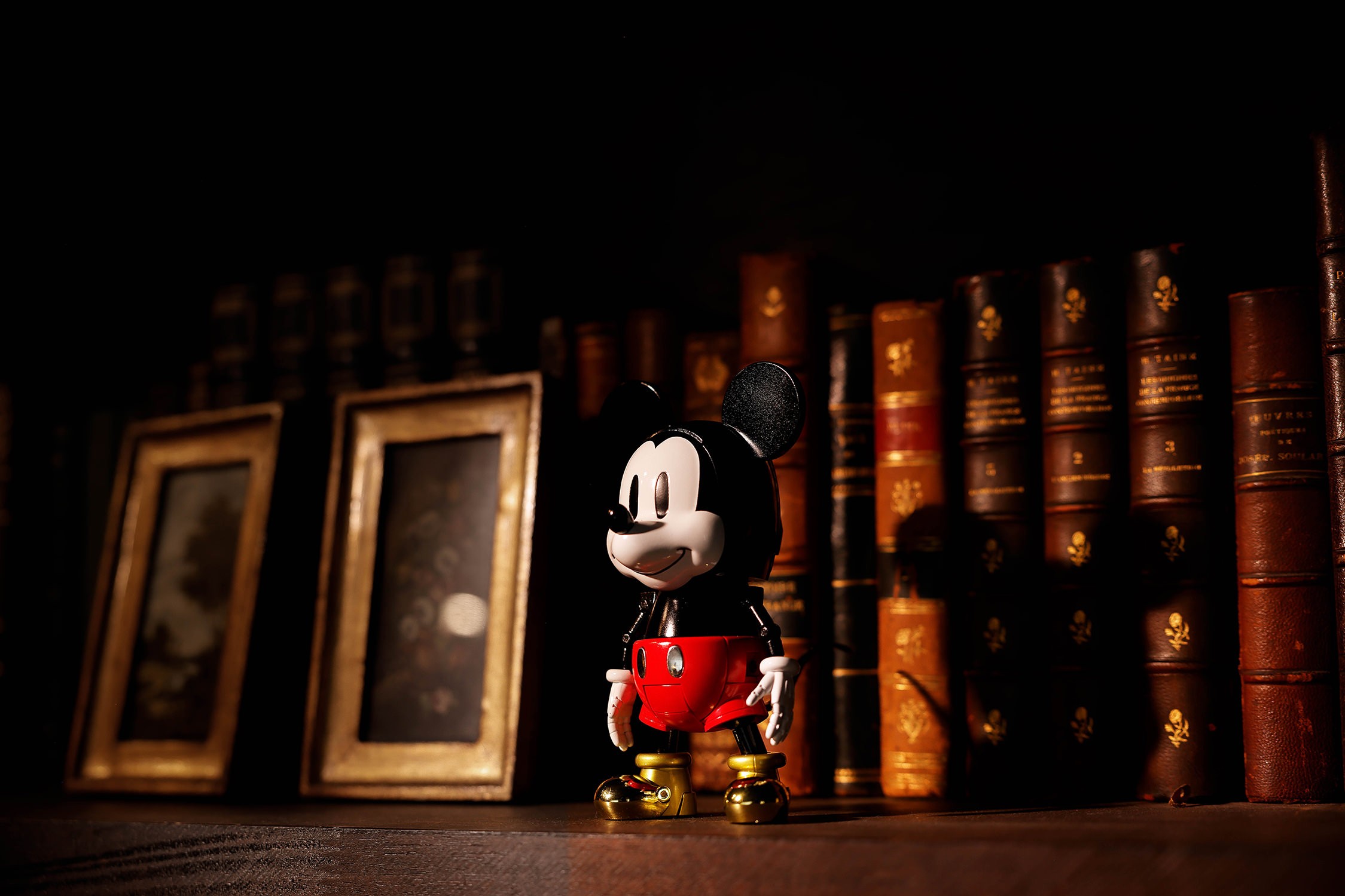 Super Change Mickey Mouse featuring Kunio Okawara Collectible Figure ...