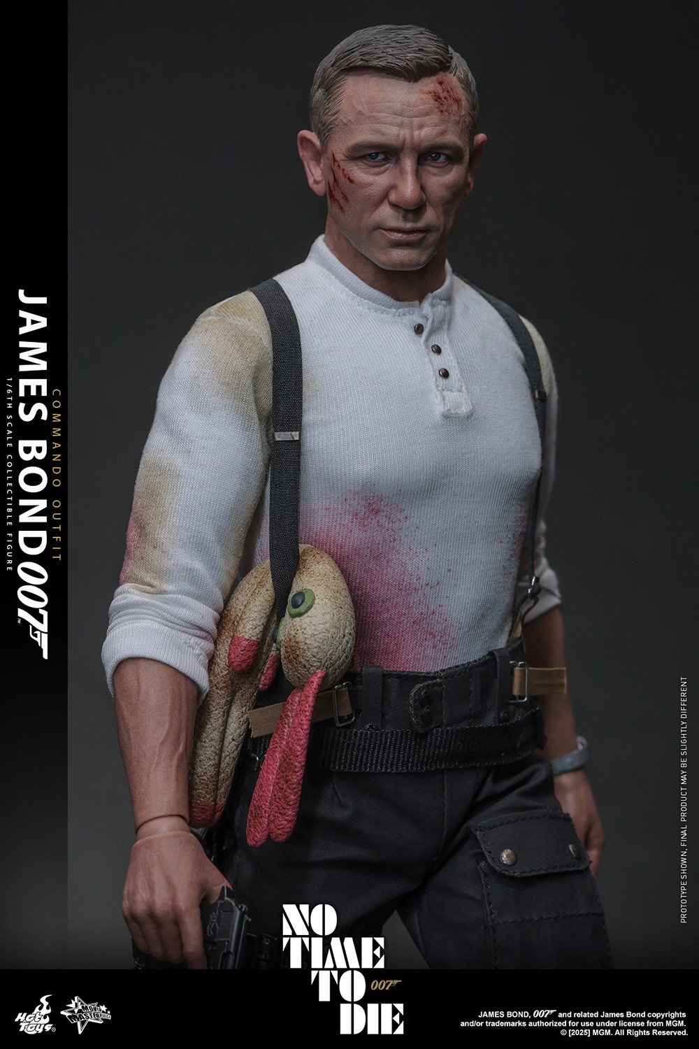 James Bond (Commando Outfit) Sixth Scale Figure by Hot Toys | Sideshow ...