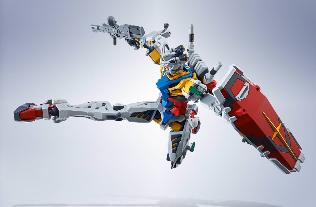 White Gundam Collectible Figure by Tamashii Nations | Sideshow Collectibles