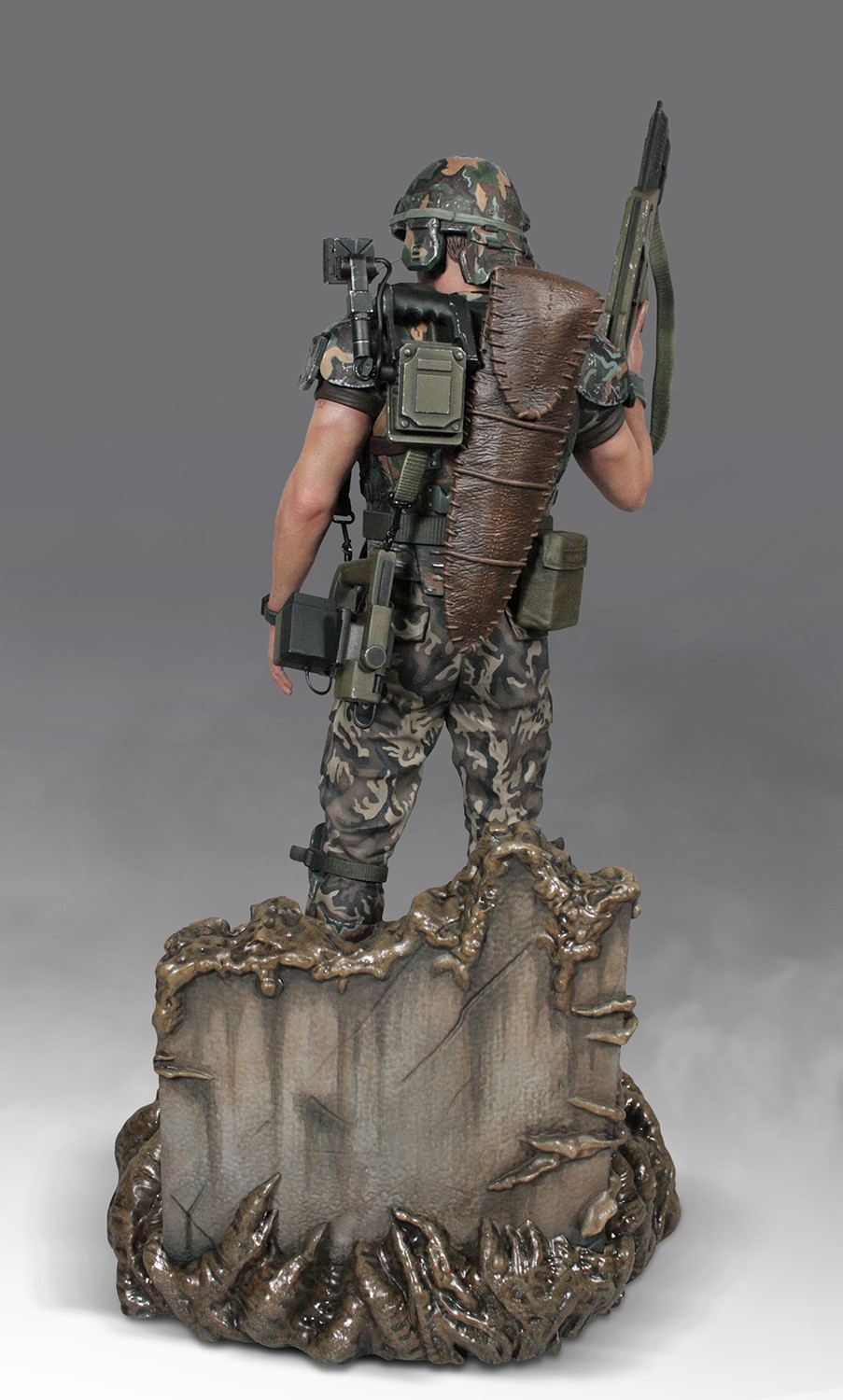 Corporal Hicks Quarter Scale Statue by Hollywood Collectibles Group ...