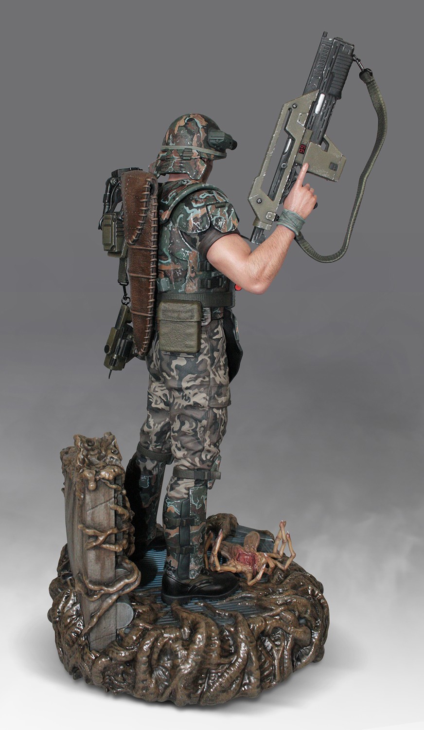 Corporal Hicks Quarter Scale Statue by Hollywood Collectibles Group ...