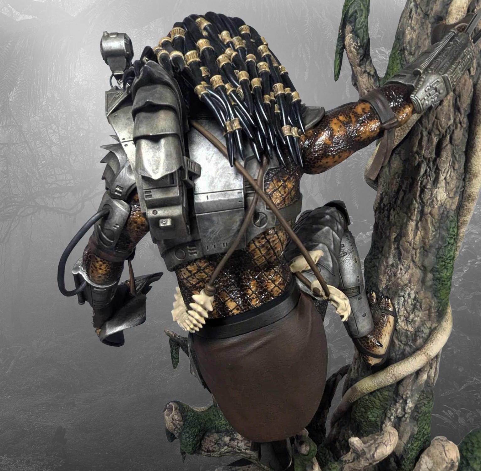 Predator Jungle Hunter Quarter Scale Statue by Hollywood Predator Jungle Hunter Quarter Scale Statue by Hollywood