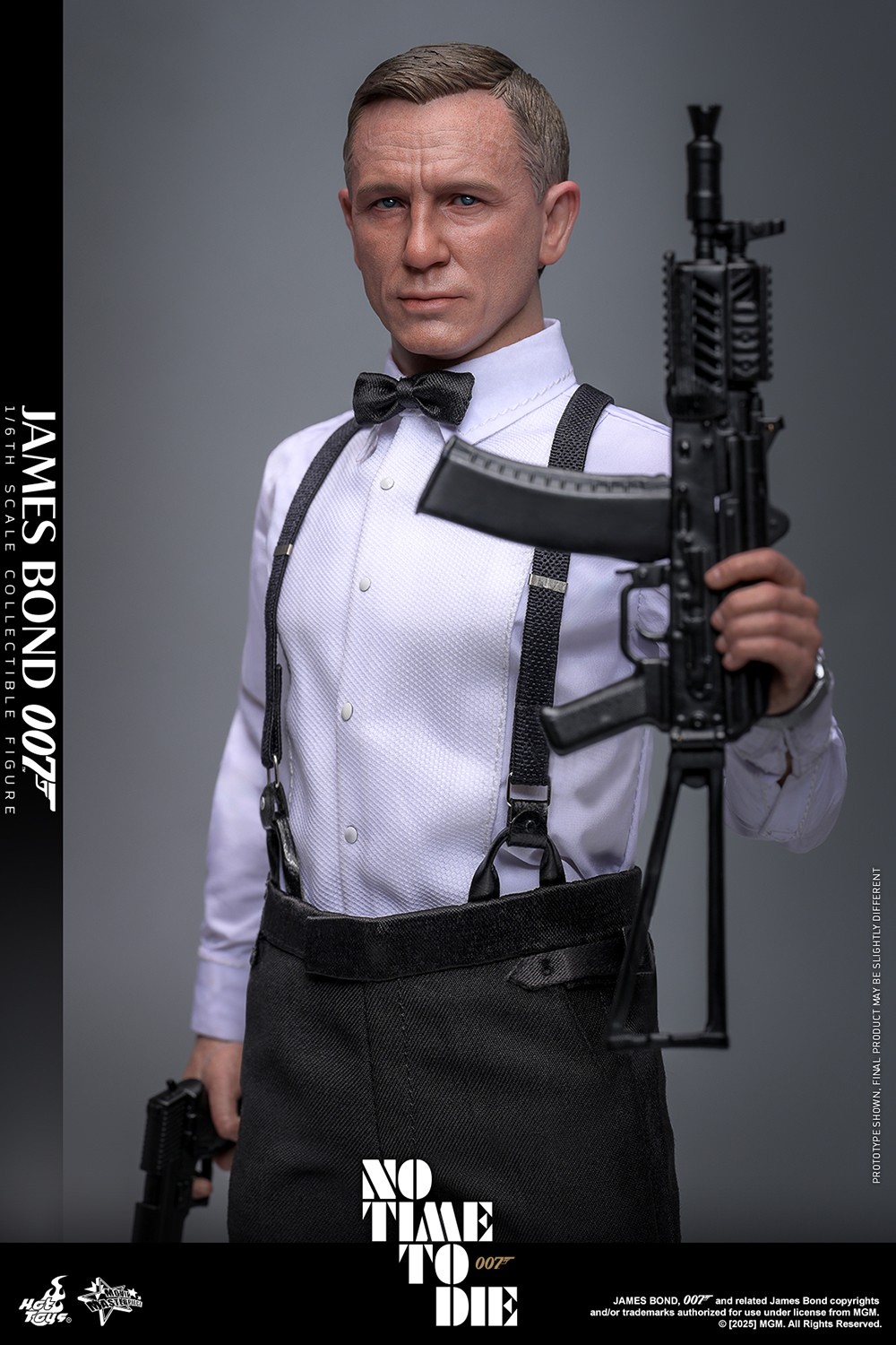 James Bond Sixth Scale Figure by Hot Toys | Sideshow Collectibles