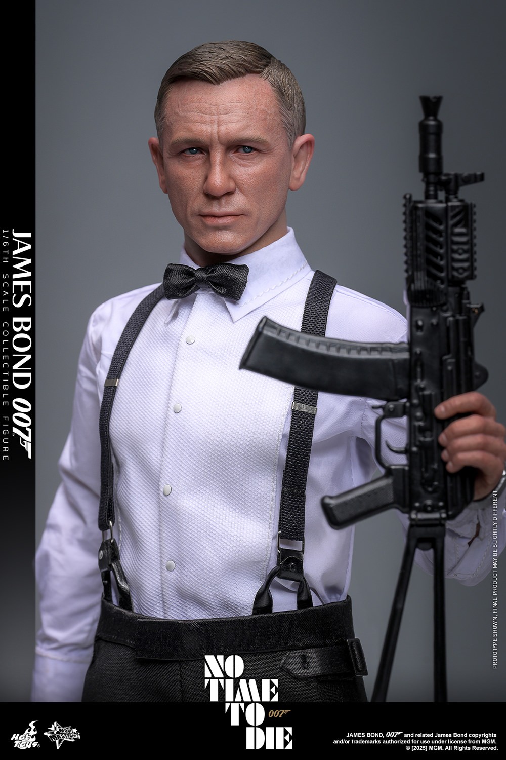 James Bond Sixth Scale Figure by Hot Toys | Sideshow Collectibles