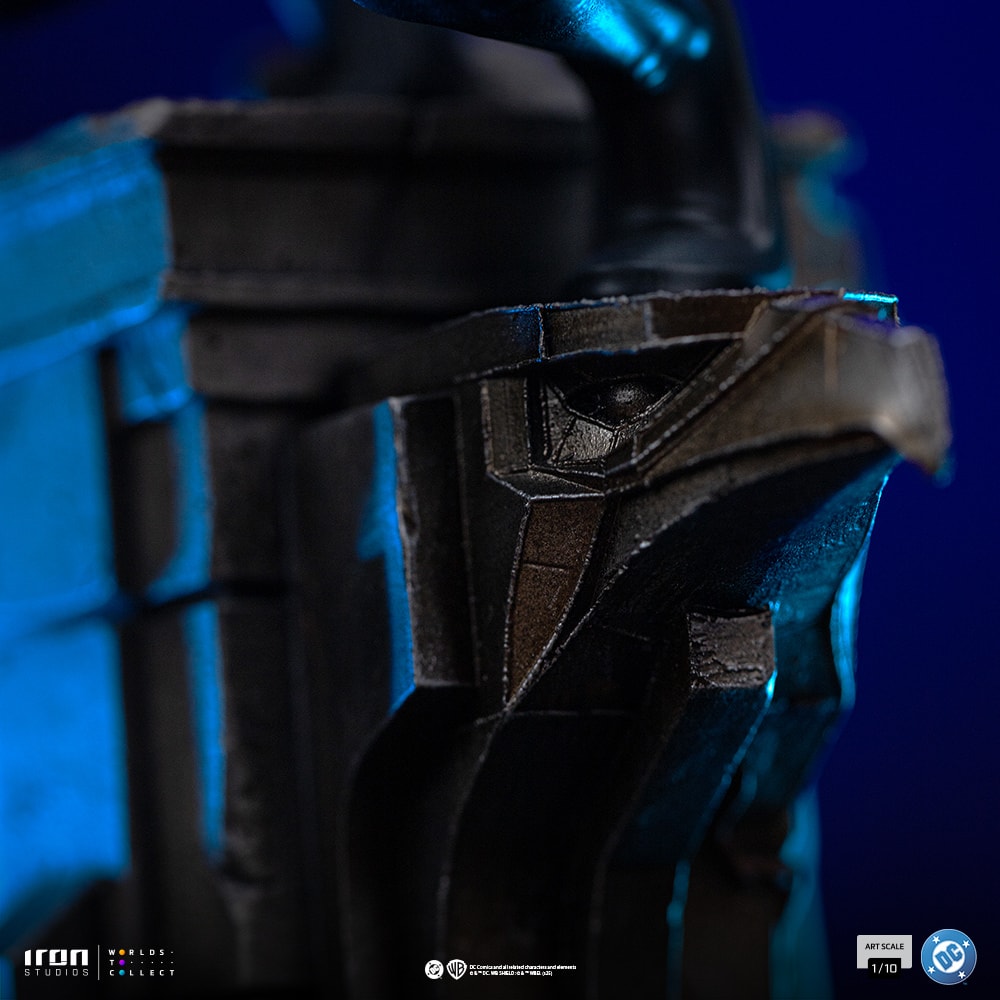 Nightwing 1:10 Scale Statue by Iron Studios | Sideshow Collectibles