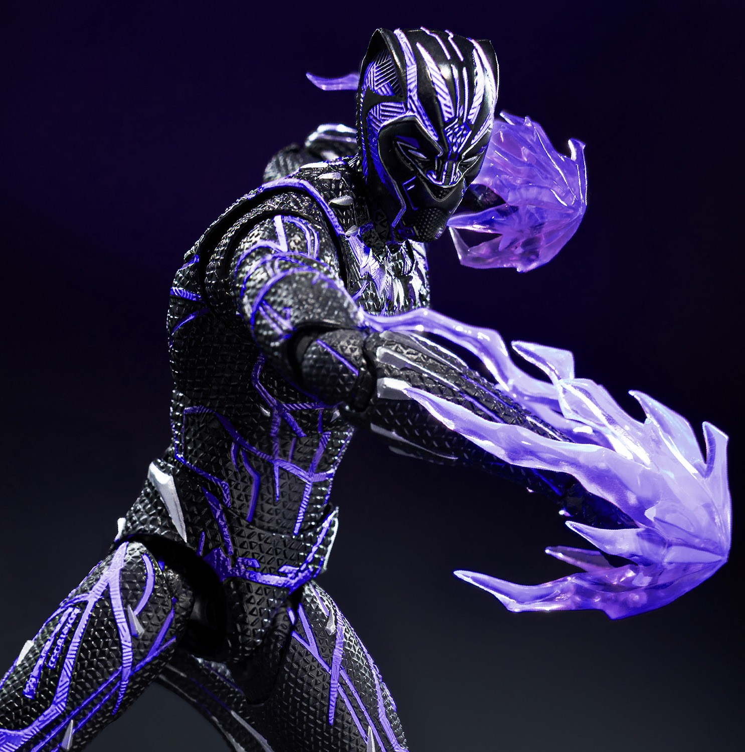 DLX Black Panther (Kinetic Energy Charged) Action Figure by Threezero ...