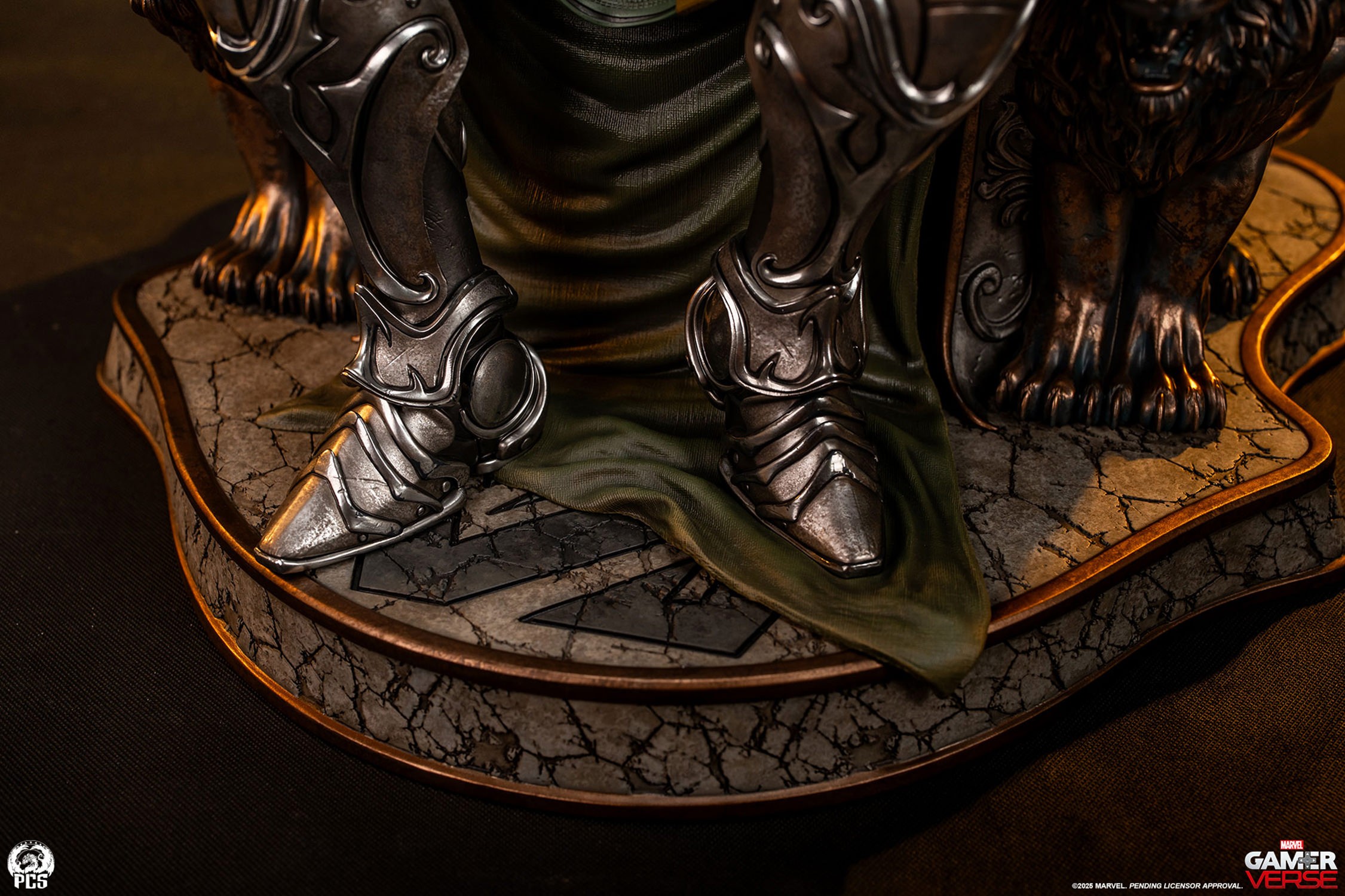 Dr. Doom 1:3 Scale Statue by PCS | Sideshow Collectibles