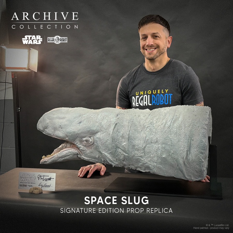 Space Slug Prop Replica by Regal Robot | Sideshow Collectibles