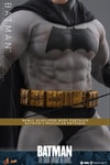 Batman Sixth Scale Figure by Hot Toys | Sideshow Collectibles