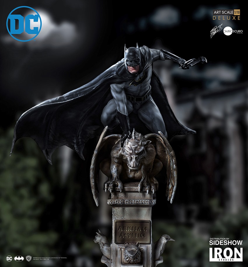 DC Comics Batman Deluxe Statue by Iron Studios | Sideshow Collectibles